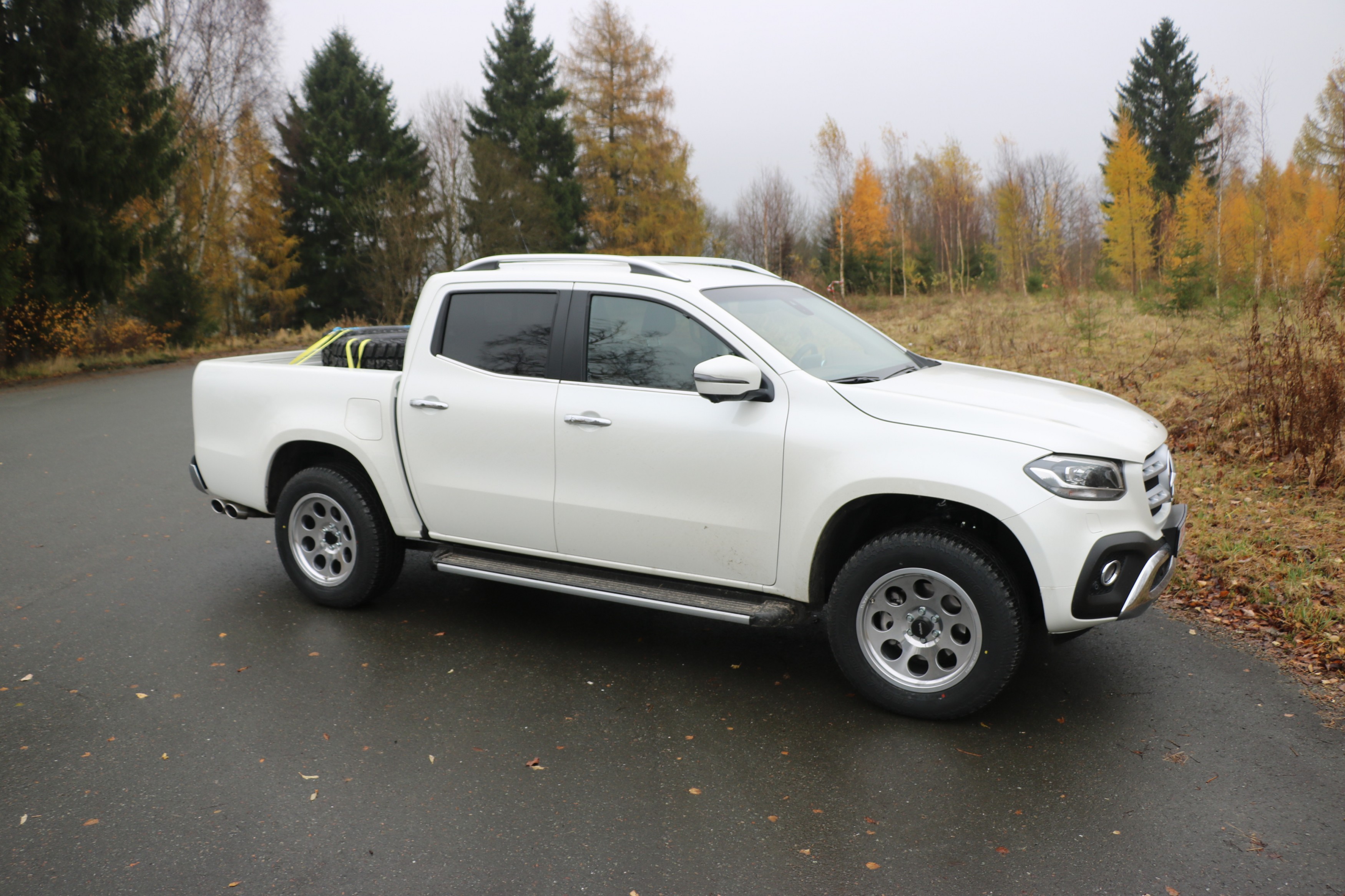 Mercedes X-Klasse X470 4MATIC FOX rechts Endrohr-System seitlich ...